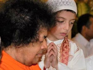 Baba and Miracles: A Muslim View - Sai Sarathi